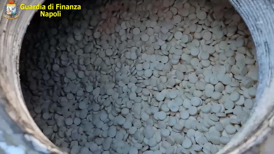 Во Италија запленети 14 тони амфетамини, произведени од терористичката ...