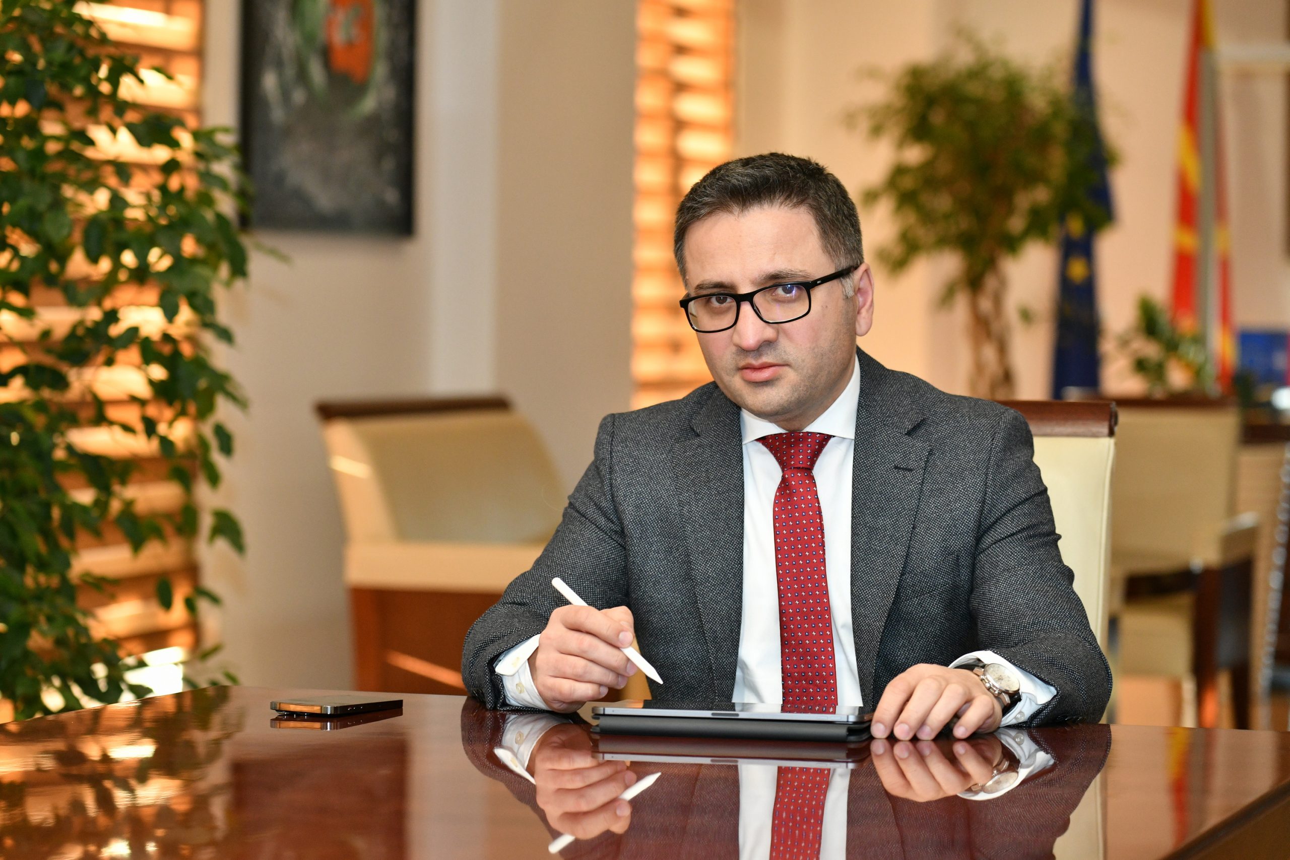 Бесими: Со ребалансот на Буџетот нула средства за мебел и возила ...