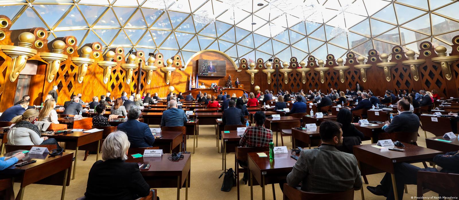 Прво избори па уставни измени Либертас