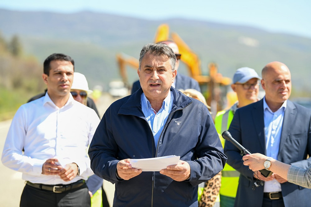 (ФОТО) Ковачевски во увид на работите на делницата Петровец – Катланово ...