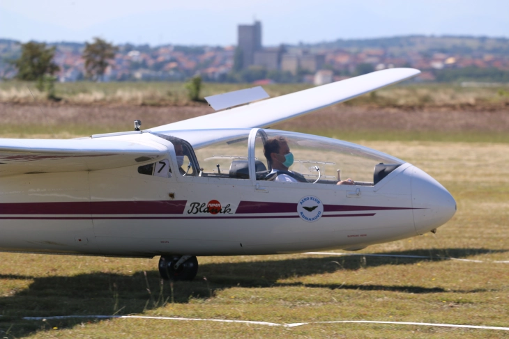 Натпревар во прецизно слетување со едрилица Либертас