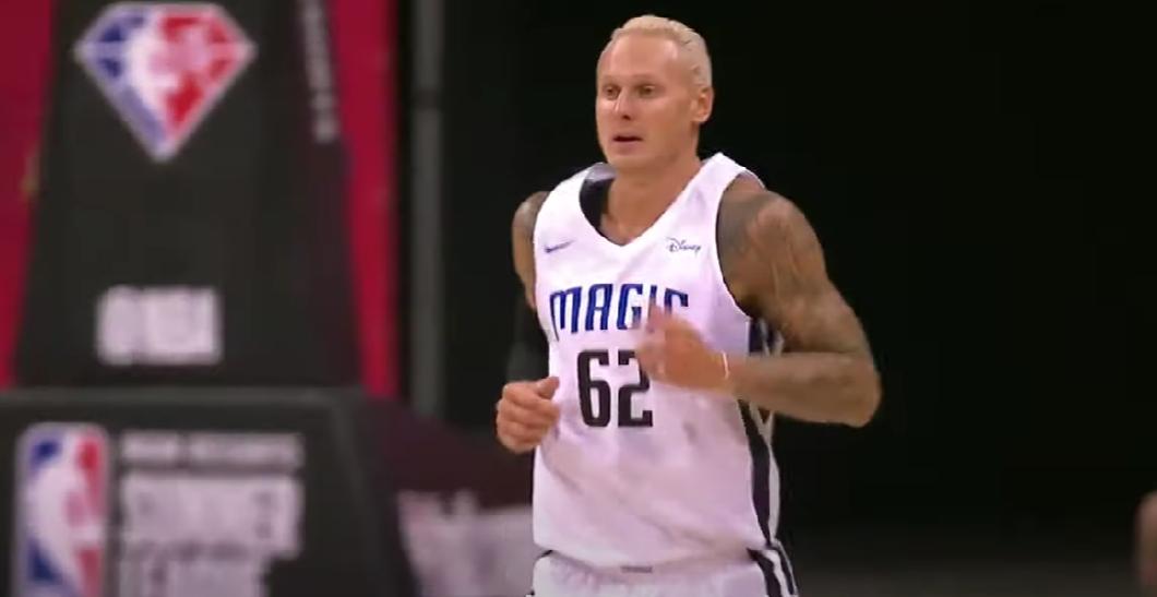 Kошаркарoт Јанис Тима пронајден мртов, покрај него оставил порака за ...